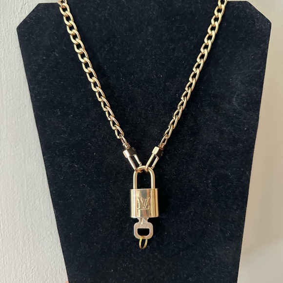 Louis Vuitton | Jewelry | Louis Vuitton Super Shiny Lock Key 3 With ...